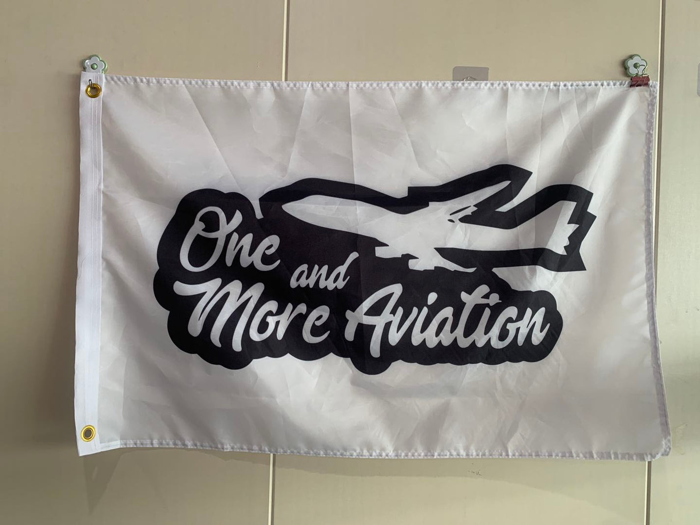 One and More Aviation Fahne mit Teleskopstab – Perfekt für echte Aviat